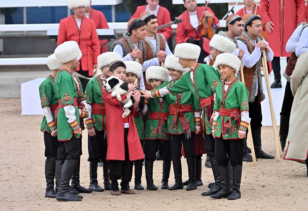 Turkmenistan Receives UNESCO Certificate for Alabai Breeding Art | Society